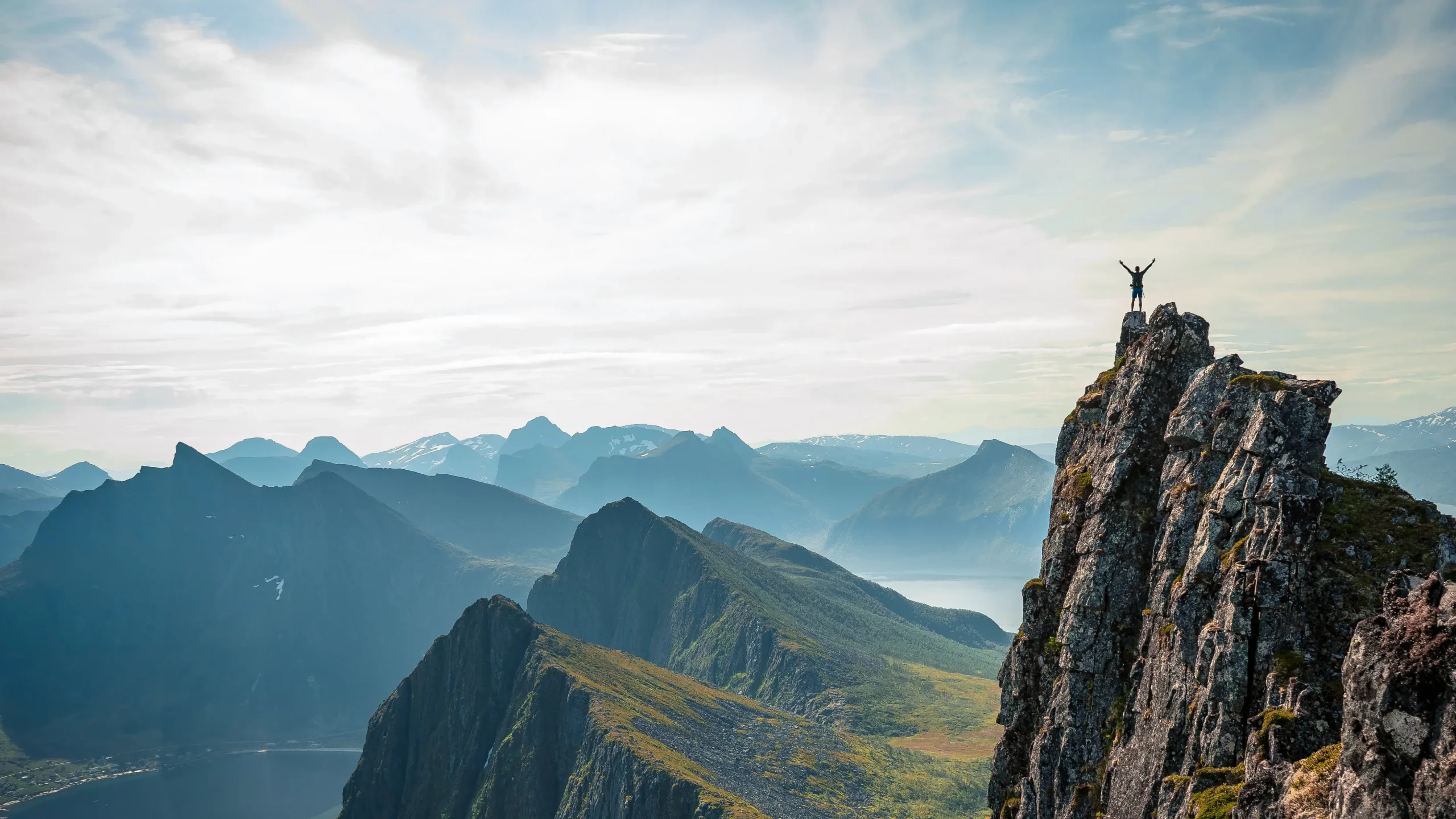 Who we are - Skarbek